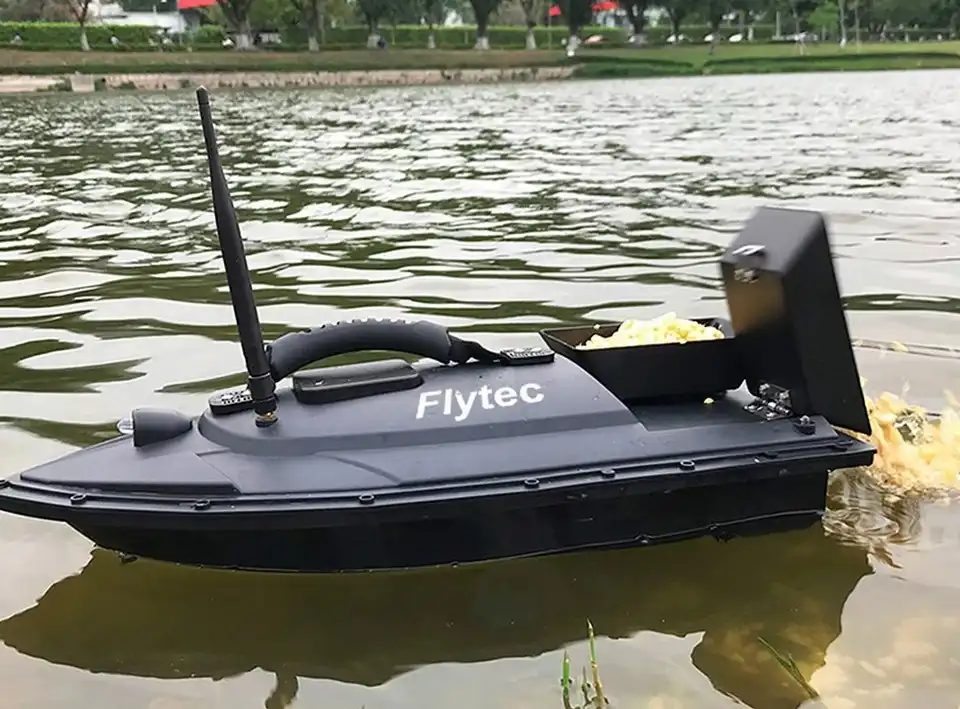 Лодка за риболовна стръв Flytec – лека и практична – TechNews.bg