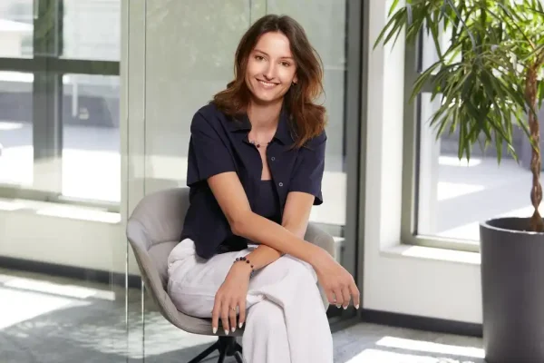 Цветелина Янчева: AI не елиминира роли, а ги променя – TechNews.bg